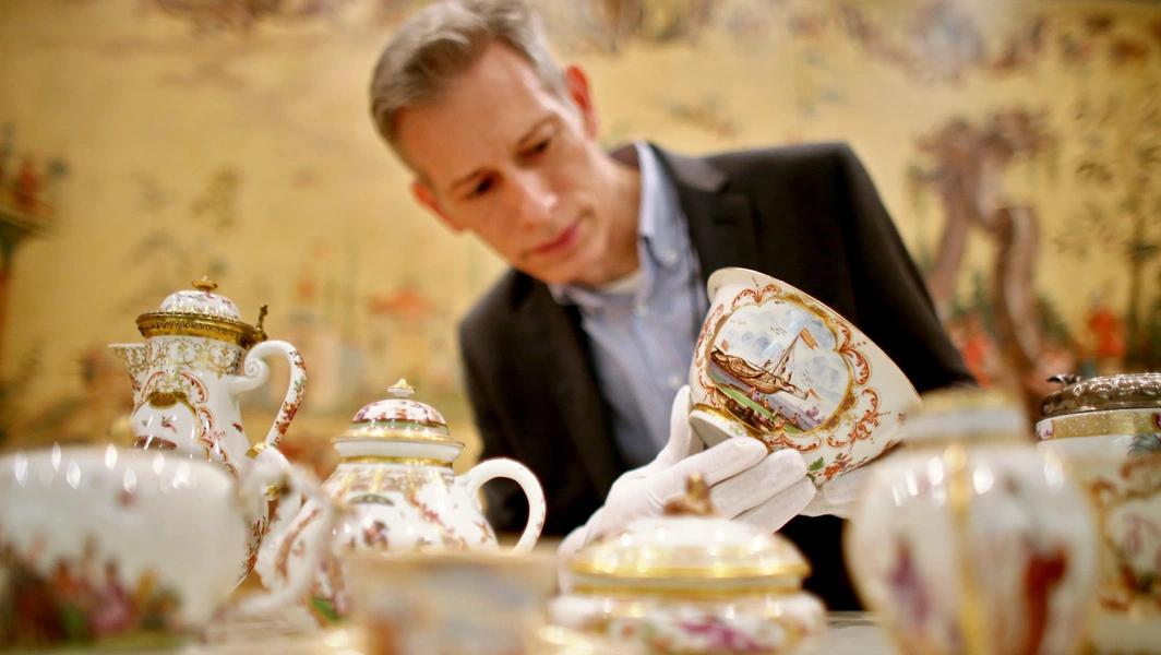 5 antique china patterns that command high prices