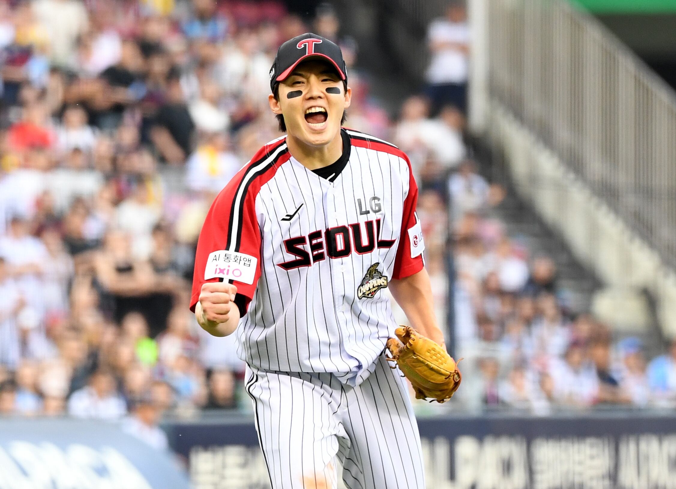 LG victory sends Lotte to last place