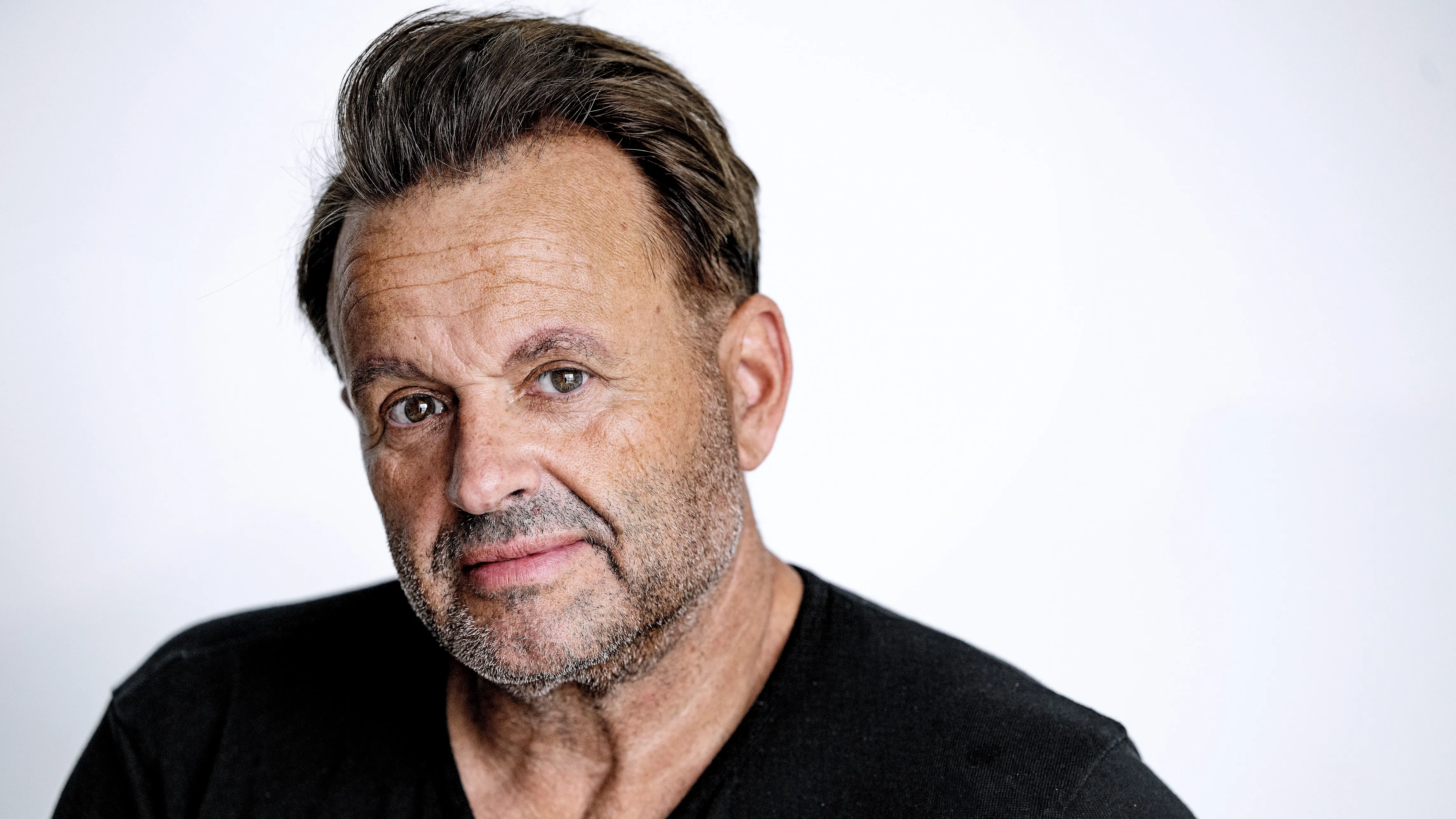 Dennis Knudsen trækker sig efter skandale: "Jeg er blevet snydt"