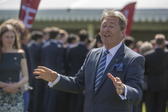 Alan Titchmarsh tells gardeners to use plant that will 'flower its ...