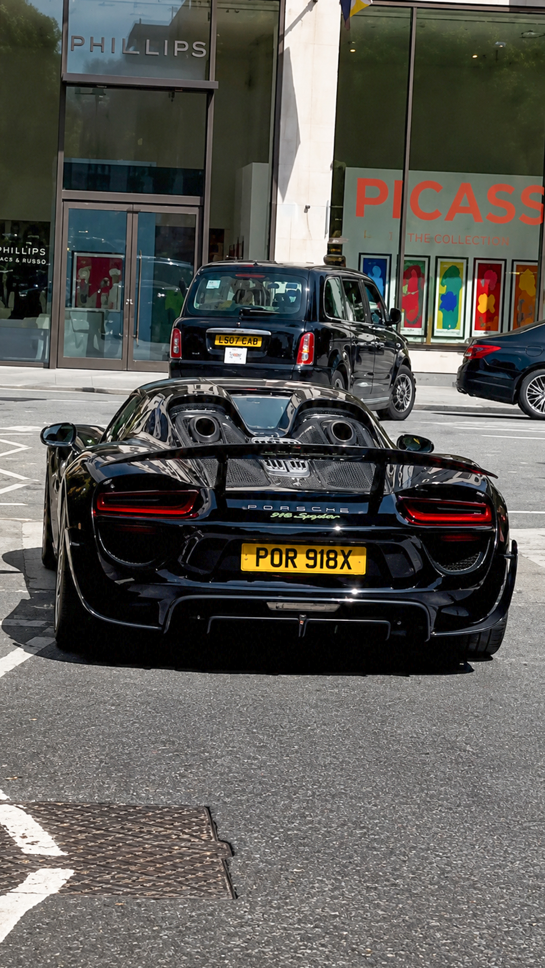 A rare Porsche 918 Spyder in the heart of London