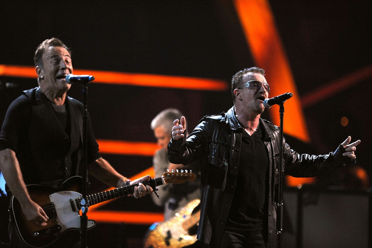 Bruce Springsteen apologises to Bono for refusing song for charity ad