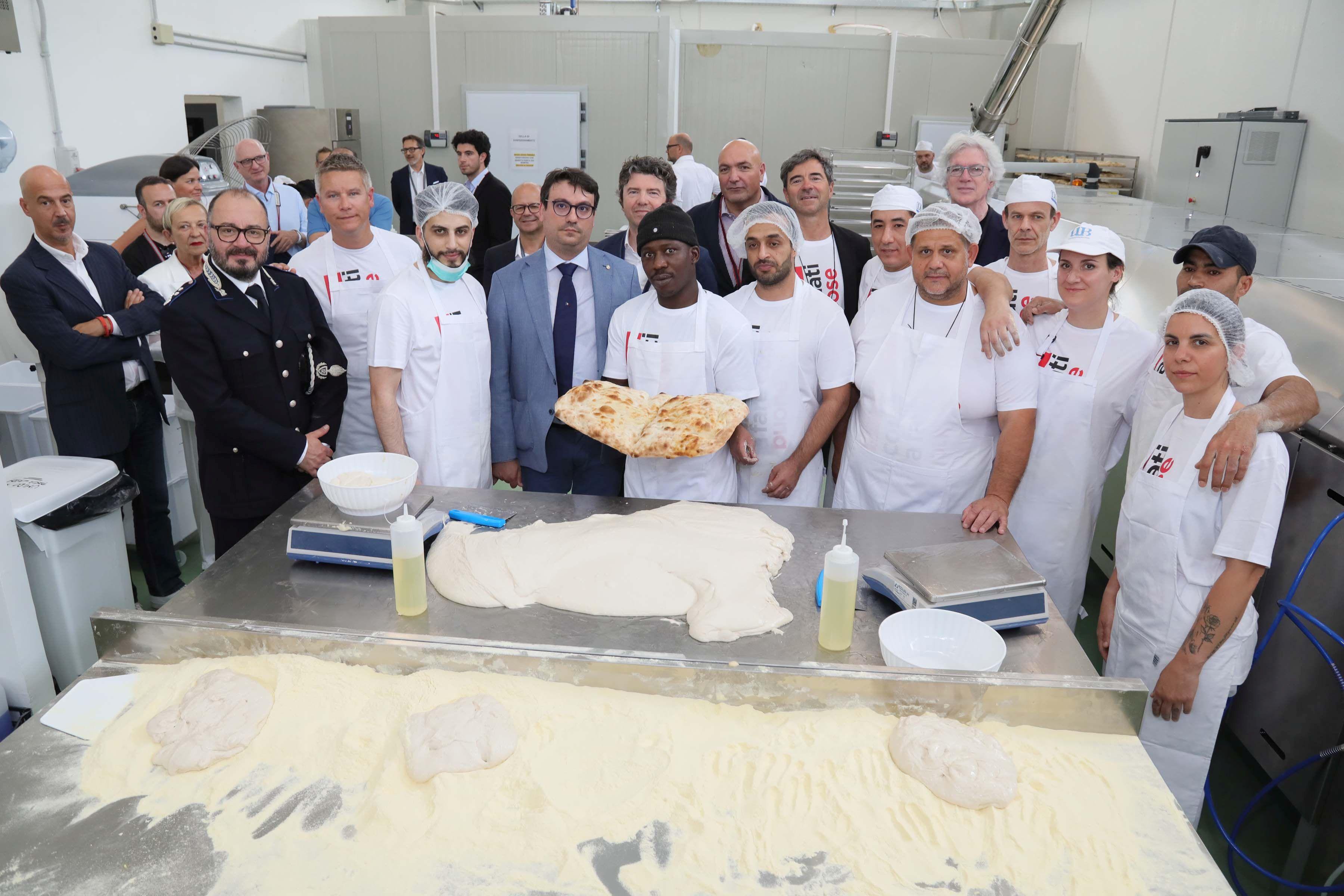 Lievita il pane per una nuova vita, laboratorio artigianale in carcere