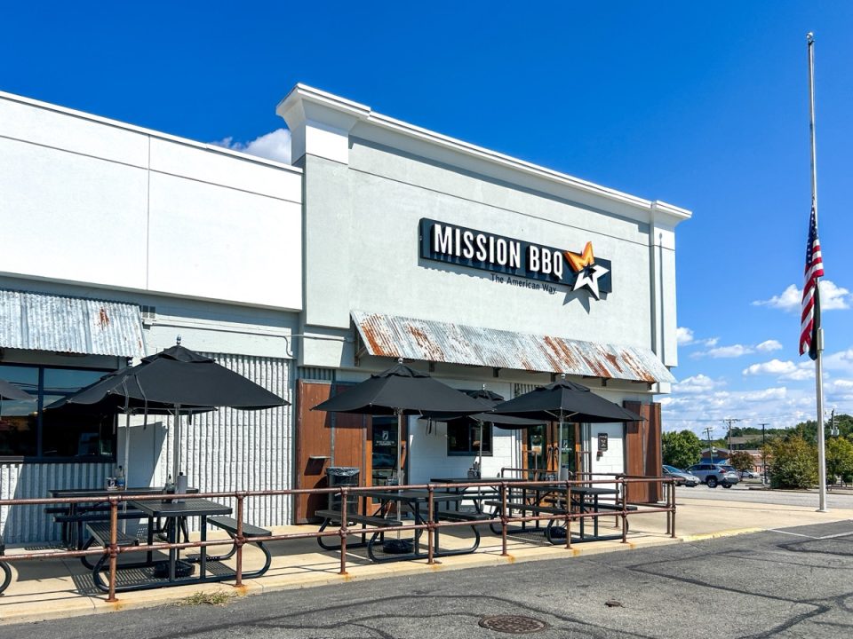 5 BBQ chains with the best brisket sandwiches, according to diners