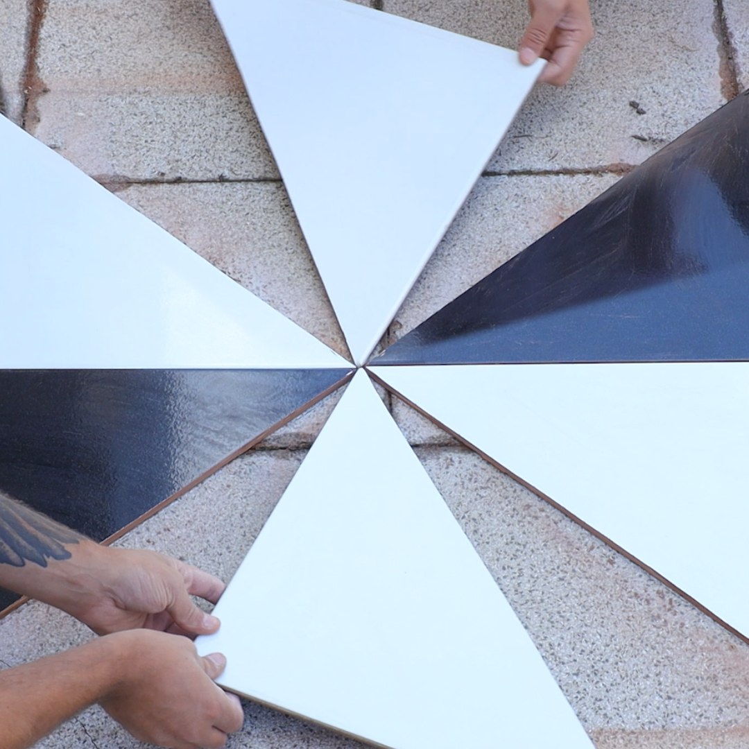 Create your own stylish DIY tile tabletop! 😍