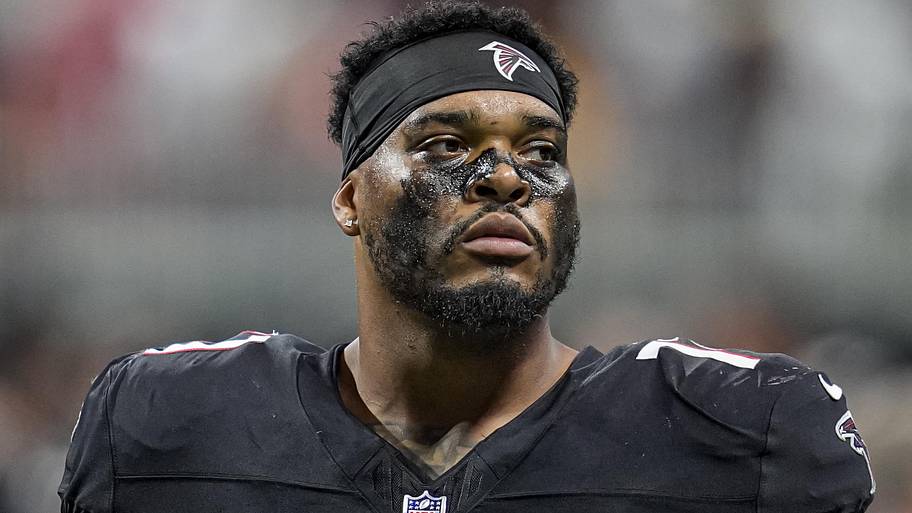 Polarizing ex-Falcon is holding on for dear life to stick with his new team