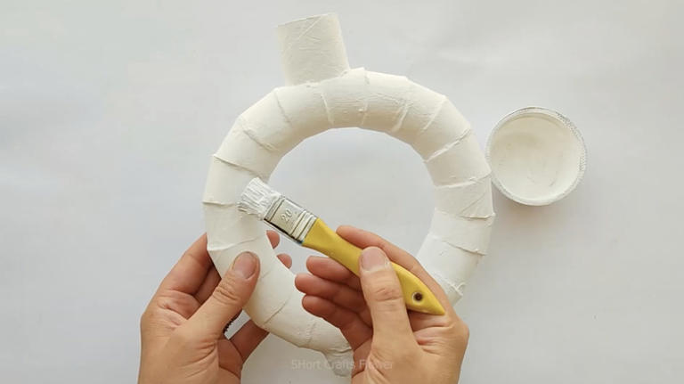 Turn An Empty Toiler Paper Roll Into The Most Stylish Vase