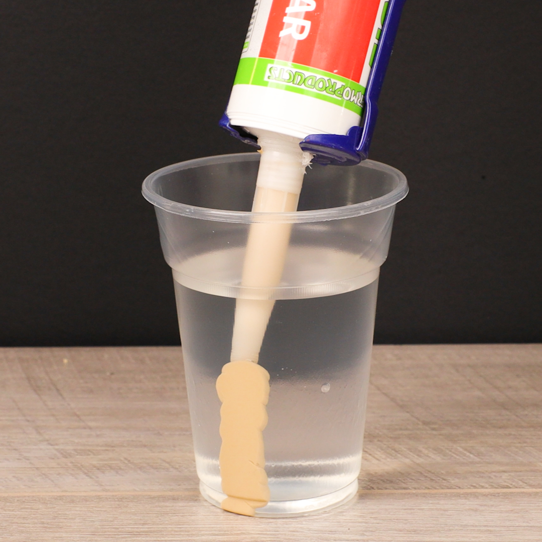 The surprising reaction of silicone with water