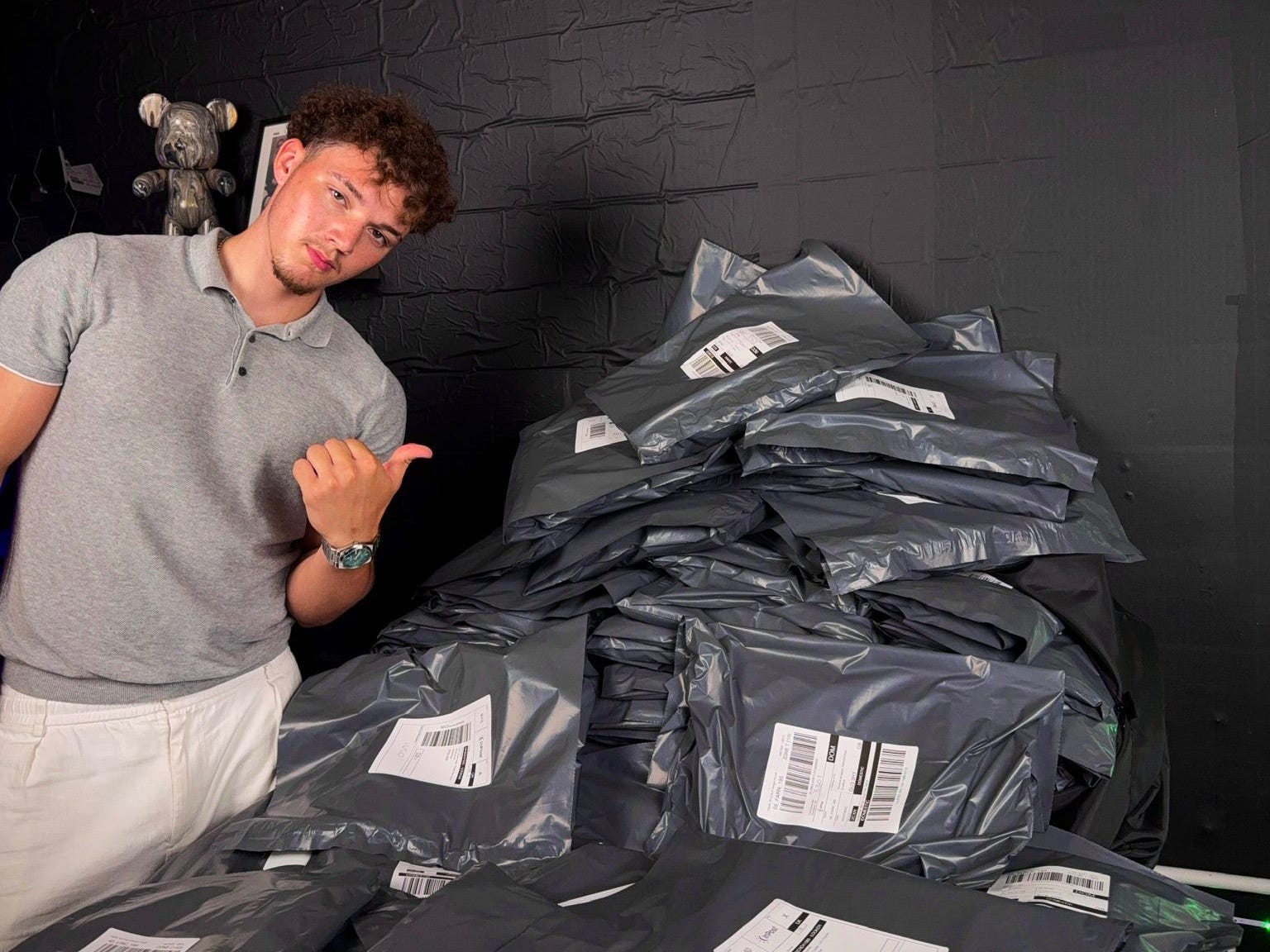 I'm a 20-year-old who made over $100,000 in one year selling clothes on ...