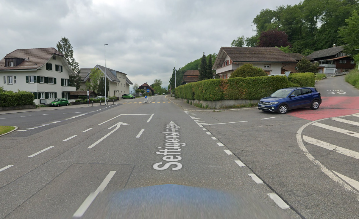 Autofahrer flüchtet in Belp vor Polizei und prallt bei Verfolgungs­jagd ...