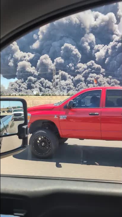 Massive Medline warehouse fire erupts in Tracy