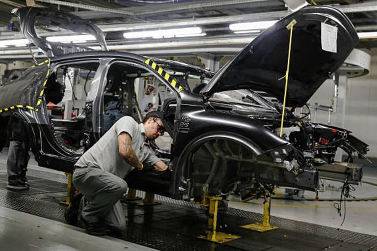 Labour urged to scrap new rules coming in 2030 for petrol and diesel cars