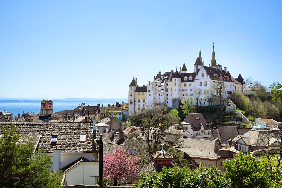 Neuchâtel va reconnaître ses aînés dans sa Constitution