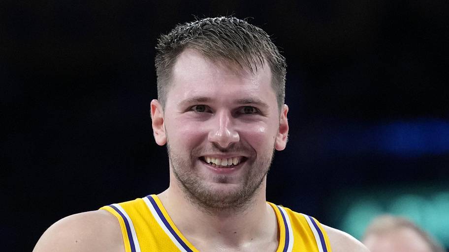 Luka Doncic joining Kobe and Shaq should force Lakers to change