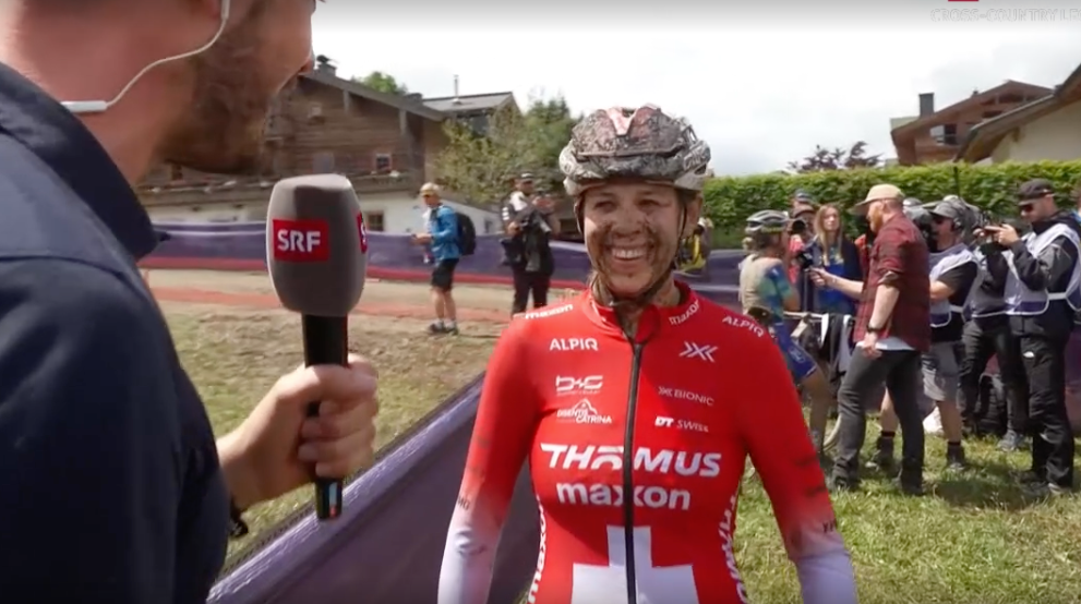 Alessandra Keller fährt im Schlamm von Leogang auf das Podest