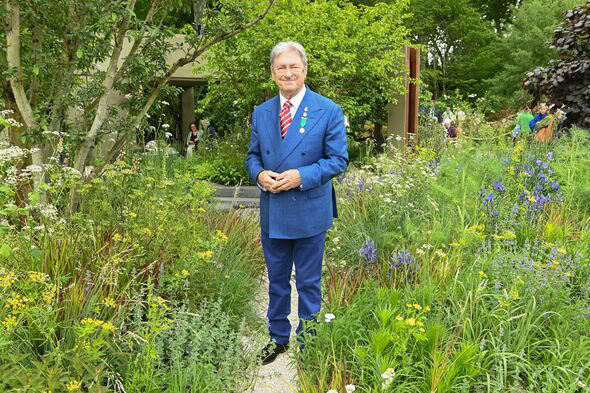 Alan Titchmarsh tells gardeners to use plant that will 'flower its ...