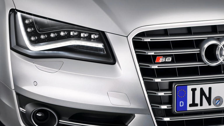 Audi's 4.0 twin-turbo V8 luxury sedan is a bargain you can't ignore