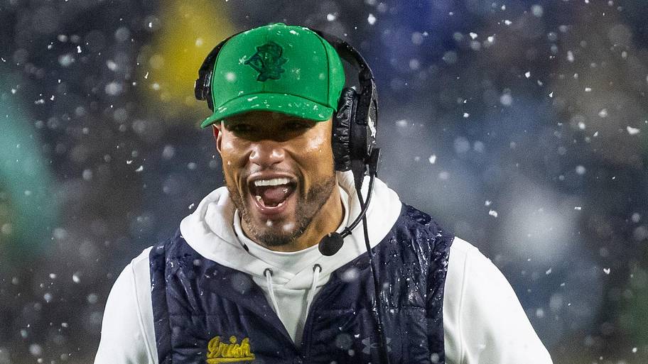 Notre Dame crystal ball buzz for top DL target could make Oregon visit ...