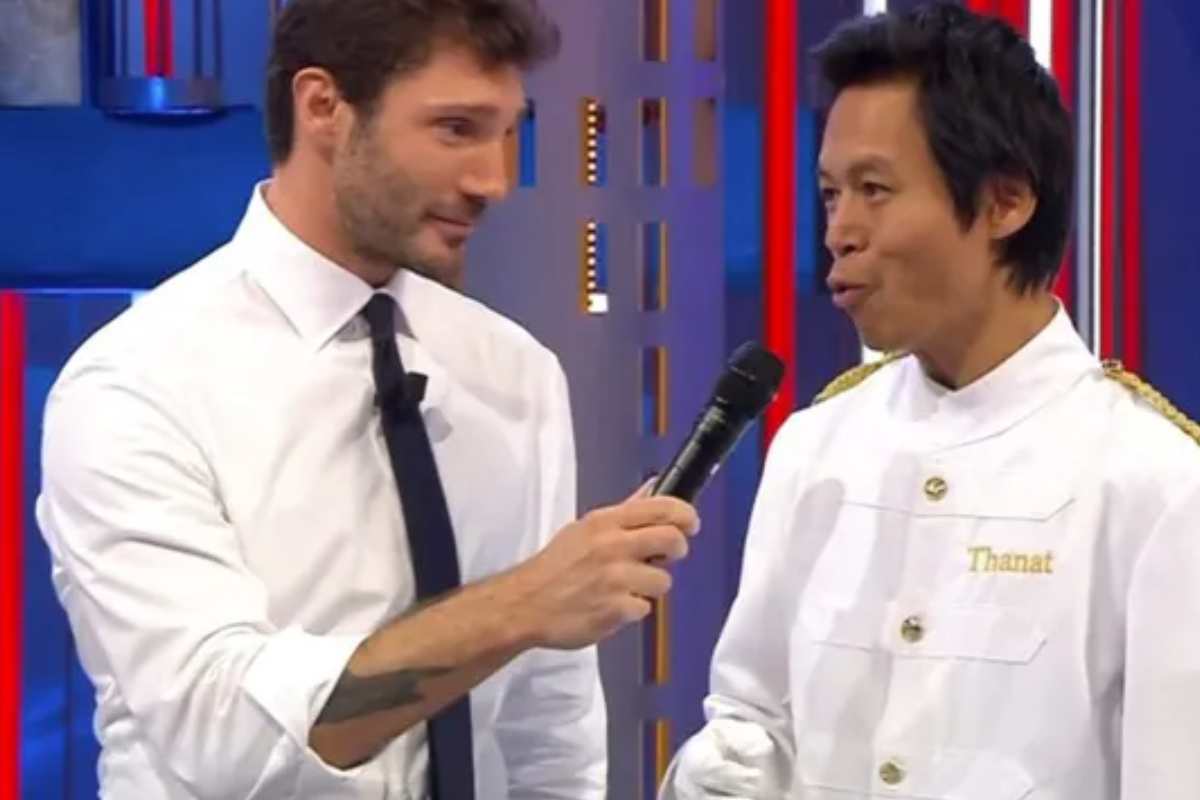 Ansia ad Affari Tuoi, il commovente addio di Thanat fa tremare i fan ...