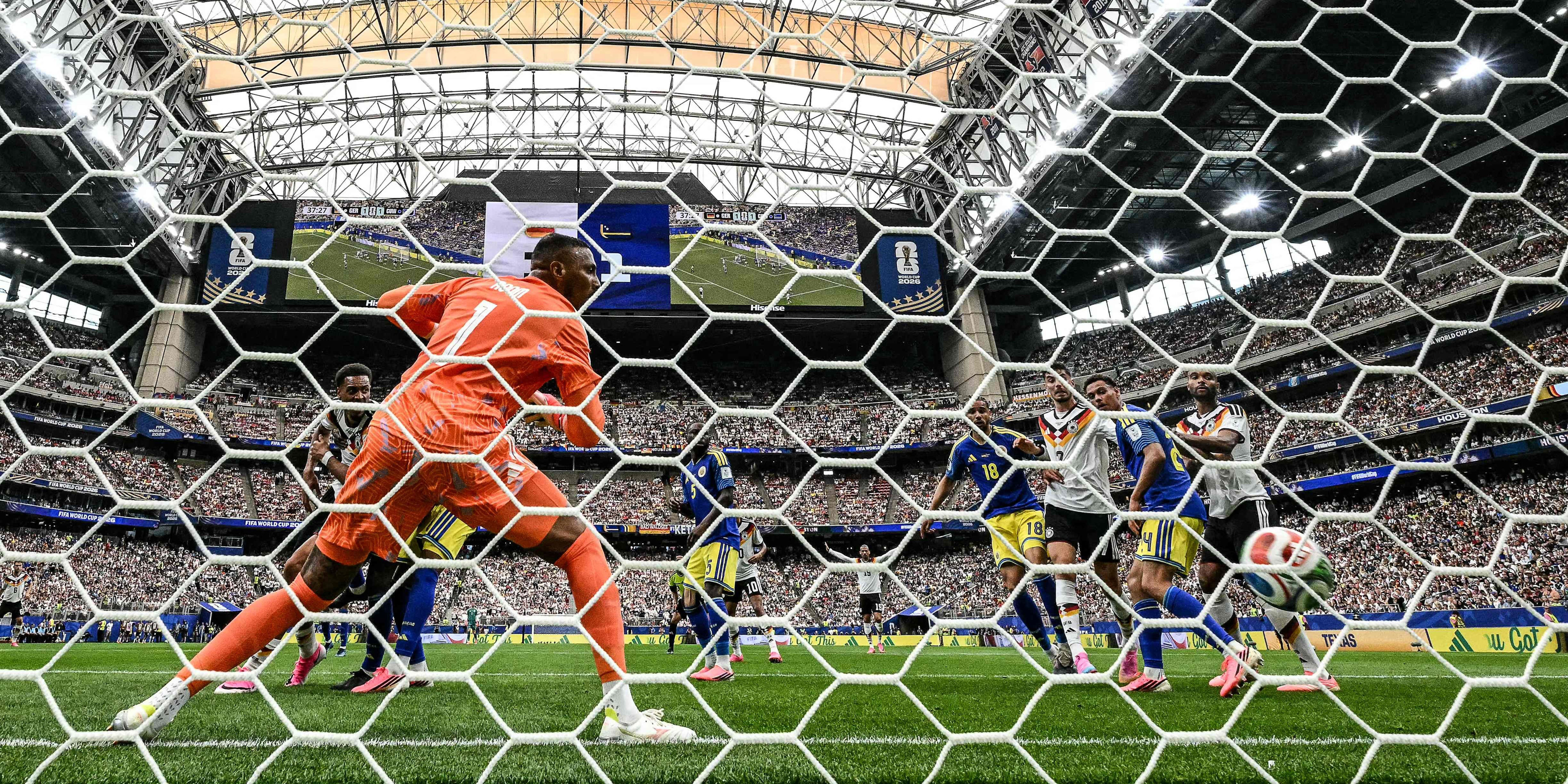 DFB-Match langweilig? ORF-Duo redet über Cocktails & Pizza