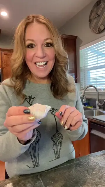 Creamy blueberry fat bomb bites you can freeze in minutes