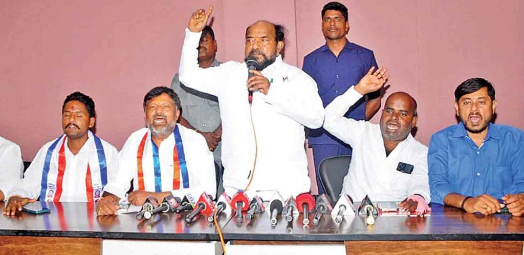 స్కూళ్లు మూసివేస్తే అగ్నిగుండమే