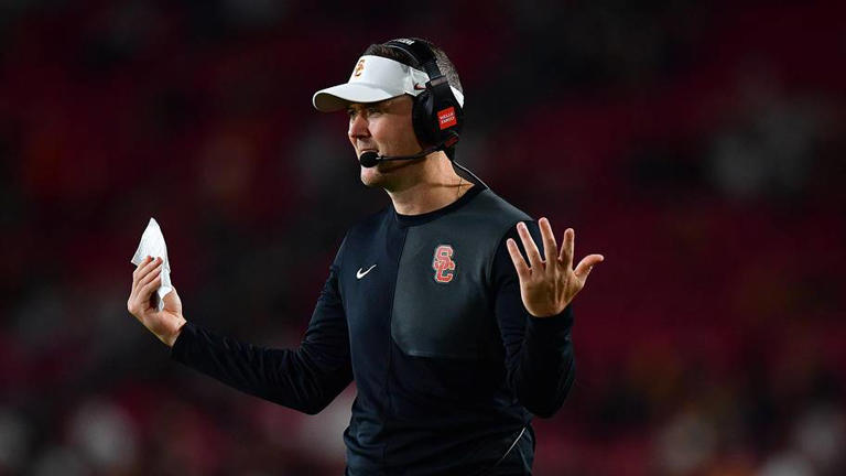 Lincoln Riley's pressure to win lands USC coach in unique rankings