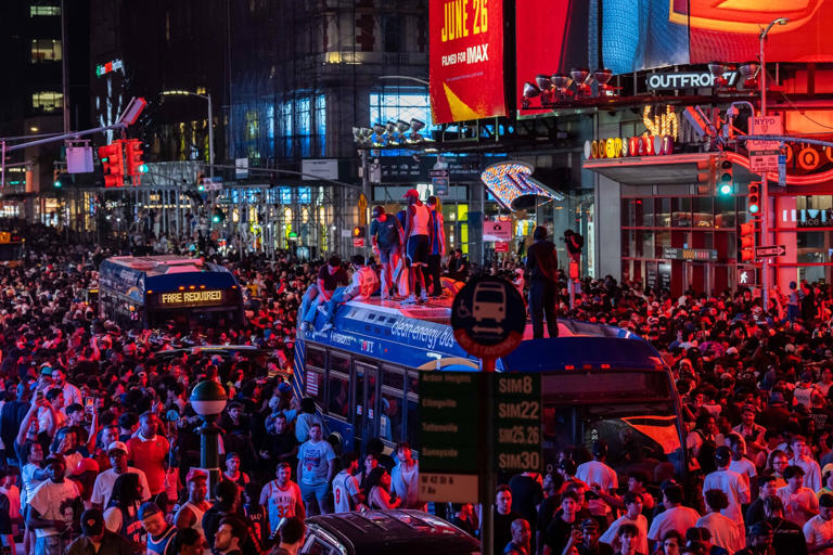 Knicks win 1st NBA championship in 53 years, igniting pandemonium in NYC