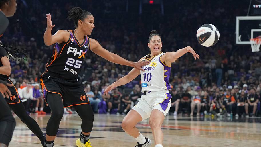 Sparks Coach Pinpoints What ‘Seperates’ Kelsey Plum From WNBA’s Elite ...