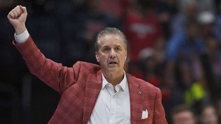 Arkansas offers 4-star center after impressive showing at NBPA Top-100 Camp