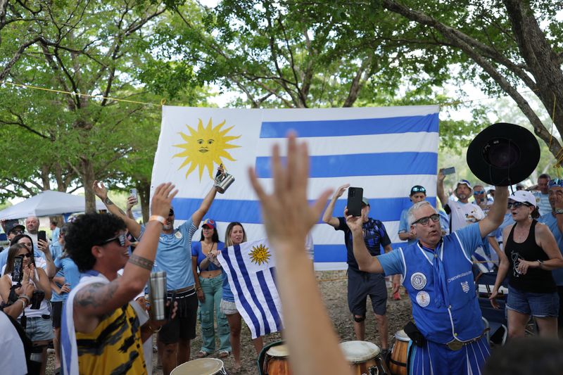 Viaje de Uruguay a Miami para debut en el Mundial se retrasó por un ...