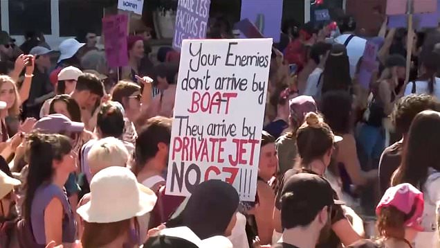 Anti-G7 protest takes place in Geneva