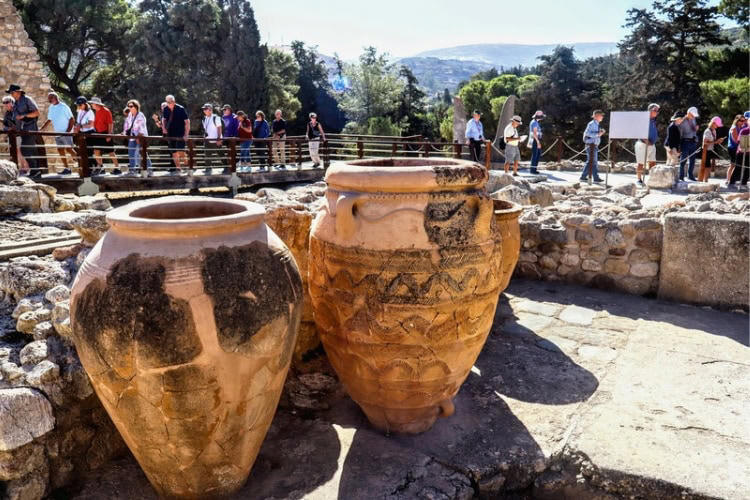 Inside Crete’s Palace of Knossos: Minotaur myths, Minoan plumbing and ...