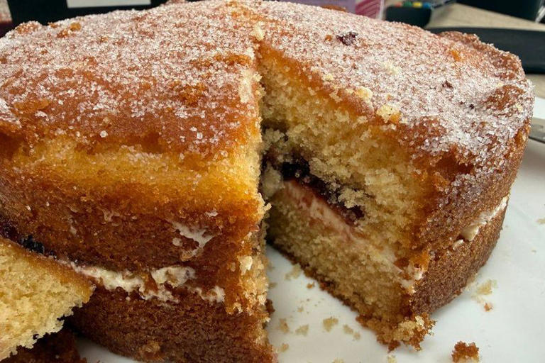 I tried Victoria sponges from 8 supermarkets — £6.50 cake was clearly ...