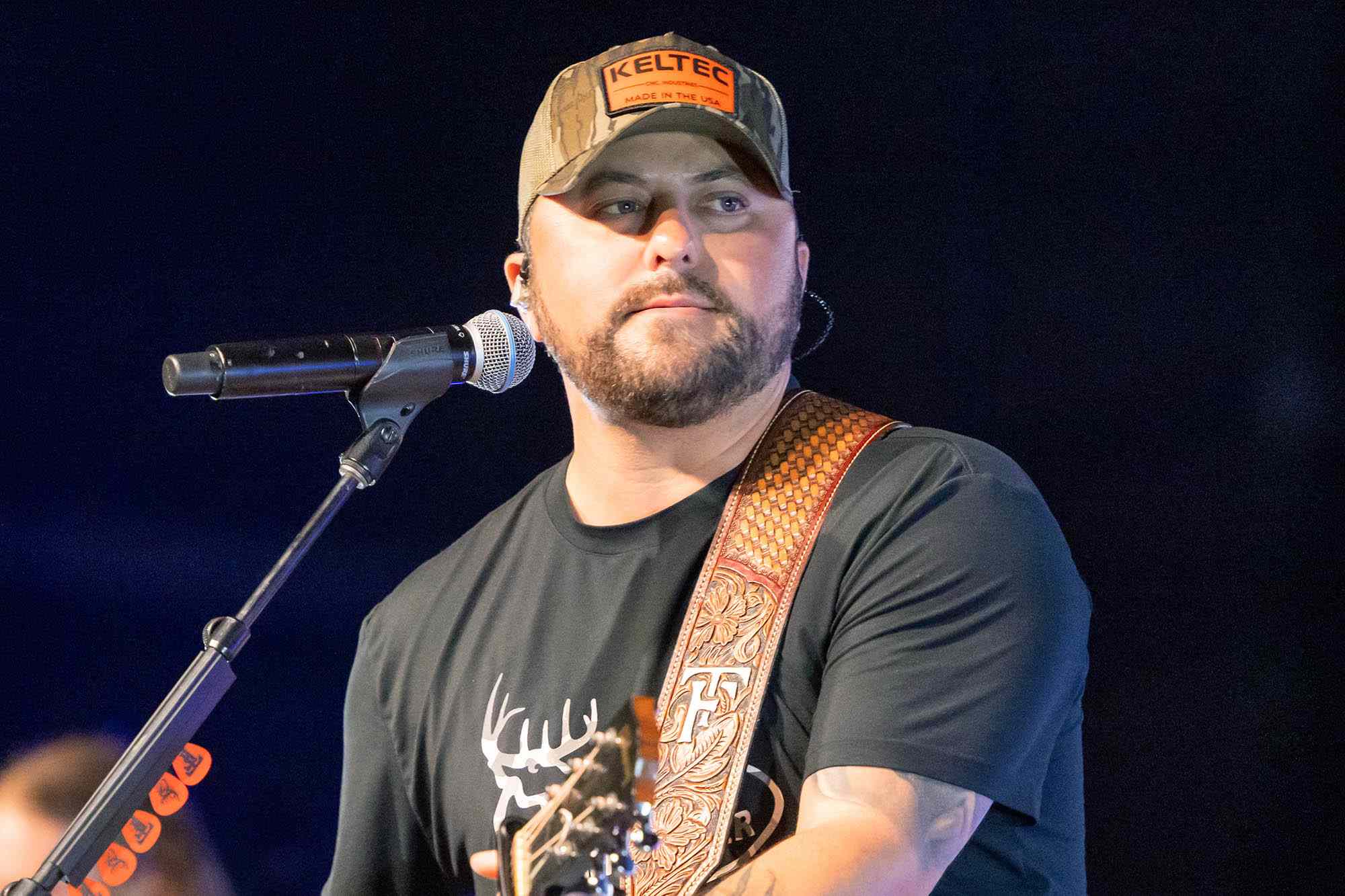 Country singer Tyler Farr cancels festival performance after motor ...