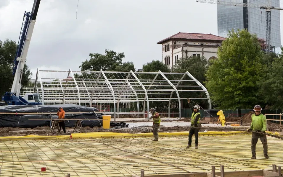 Crews race to finish Rice's Chao College before fall deadline