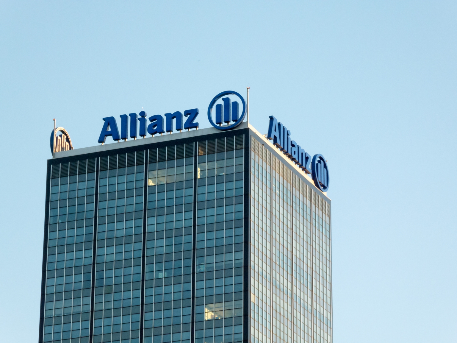 Allianz nears deal for HSBC's Singapore insurance business