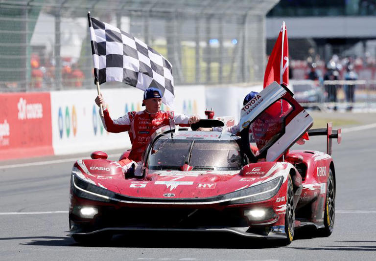 Motor racing-Toyota win Le Mans 24 Hours