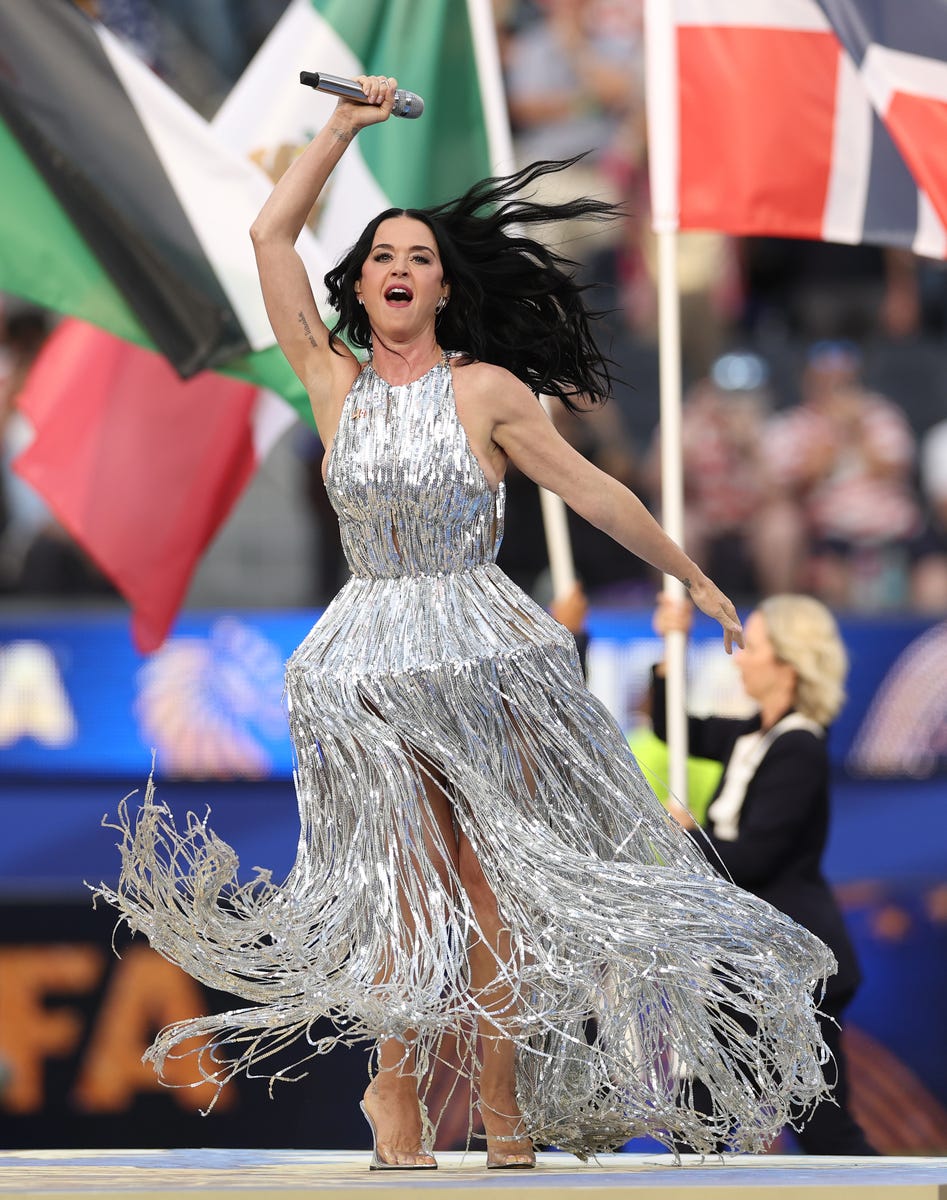 Katy Perry and Justin Trudeau share some PDA at World Cup match
