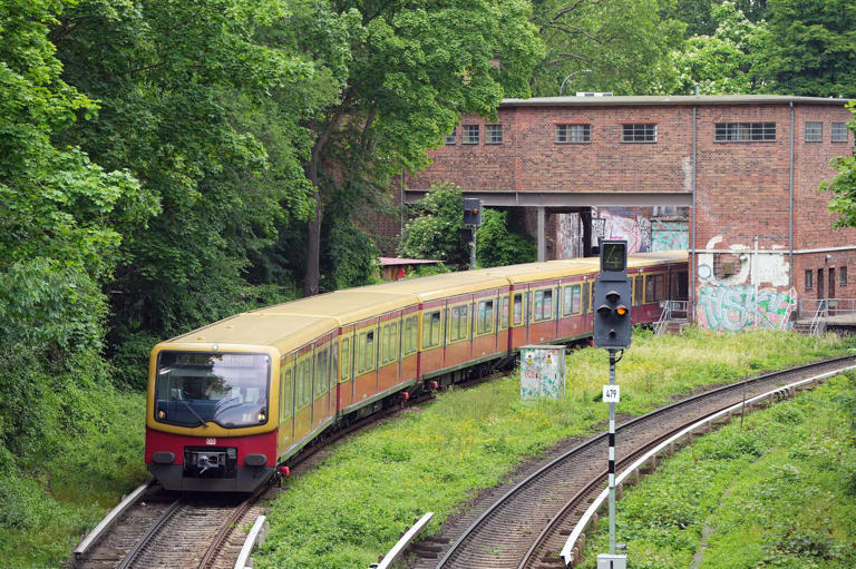 S-Bahn-Verkehr nach Erkner wegen Blitzeinschlag unterbrochen