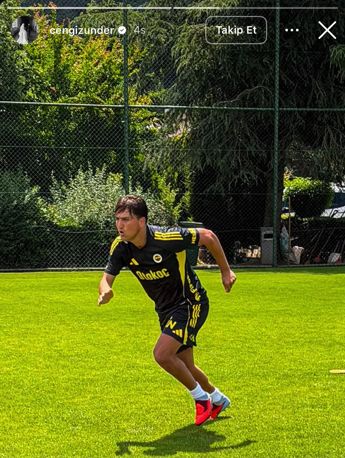 Cengiz Ünder'den Fenerbahçe formalı paylaşım