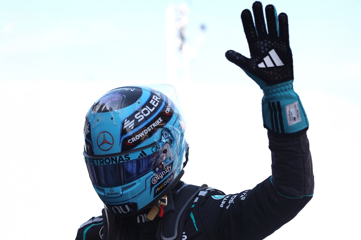 Russell: "Lewis'in yarış temposu çılgıncaydı"
