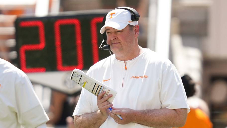 New Tennessee four-star OL commit Q’Mari Hudson delivers message fans ...