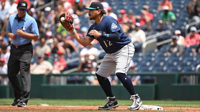 Josh Naylor exits Nationals game as Mariners injuries continue to pile up