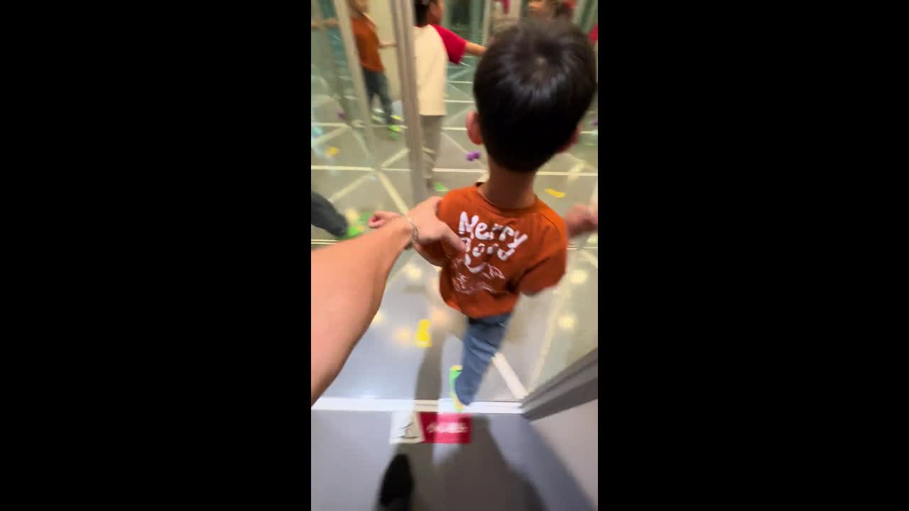 Boy gets fooled by mirror maze and bumps into reflection in Guangdong ...