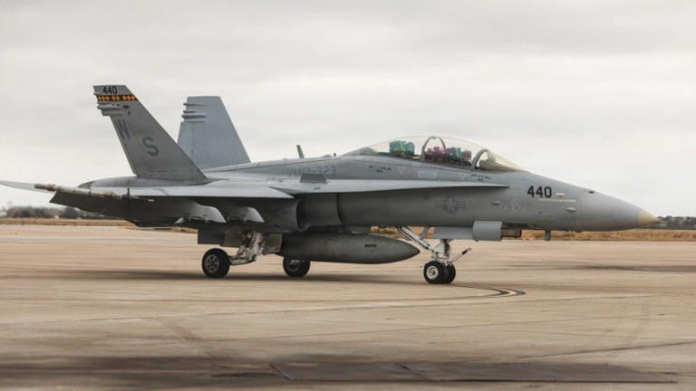 Pilot safe after Miramar F/A-18 Hornet crashes during training near Seattle