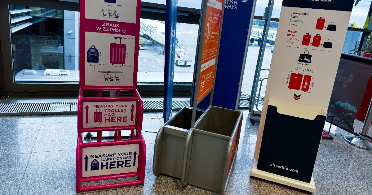 Wizz Airrel jöttek haza Spanyolországból, belefért volna a táskájuk a ...