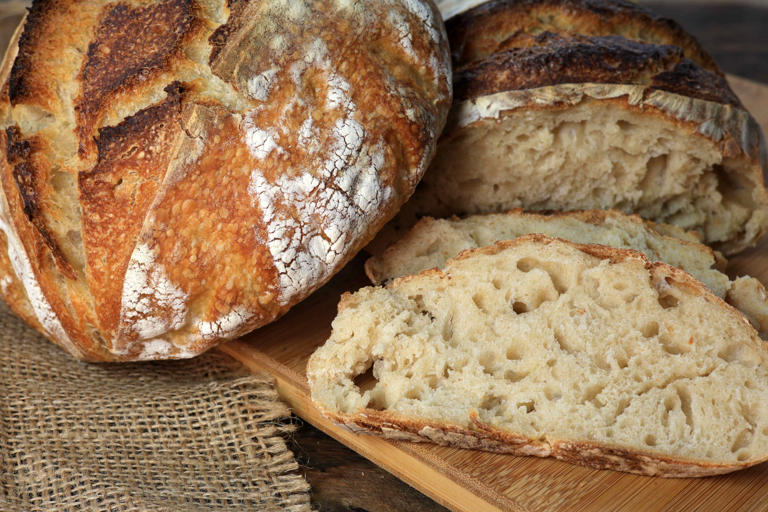 What eating sourdough does to your blood sugar, according to nutritionists