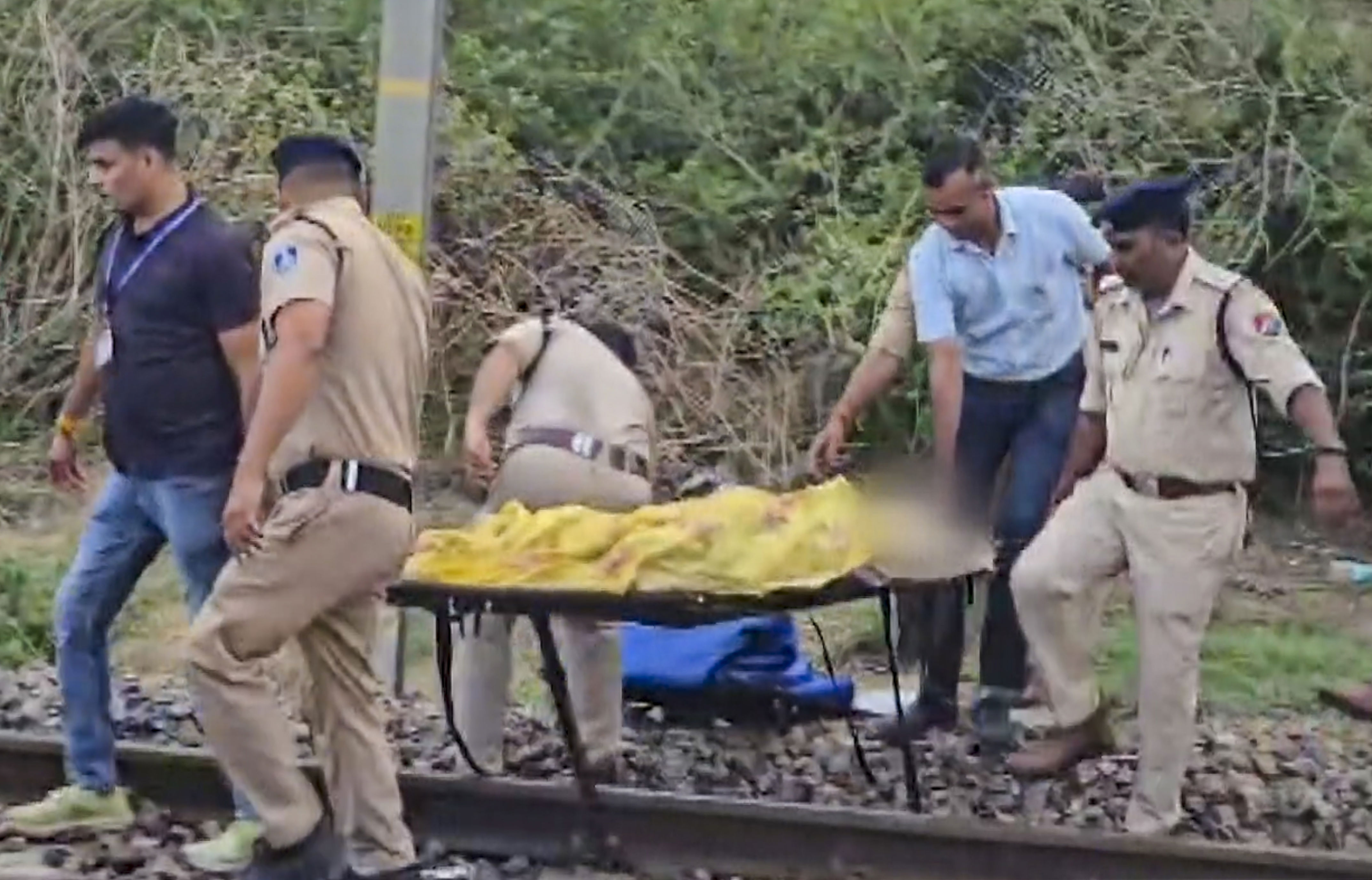 MP: Four jump off train amid fire rumour, crushed to death by another ...