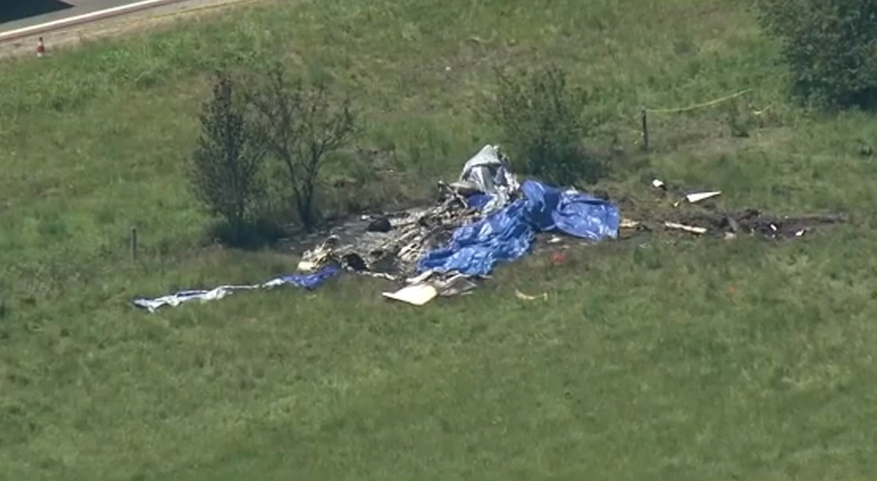 Aereo precipita durante il decollo, 12 morti: la virata improvvisa e lo ...